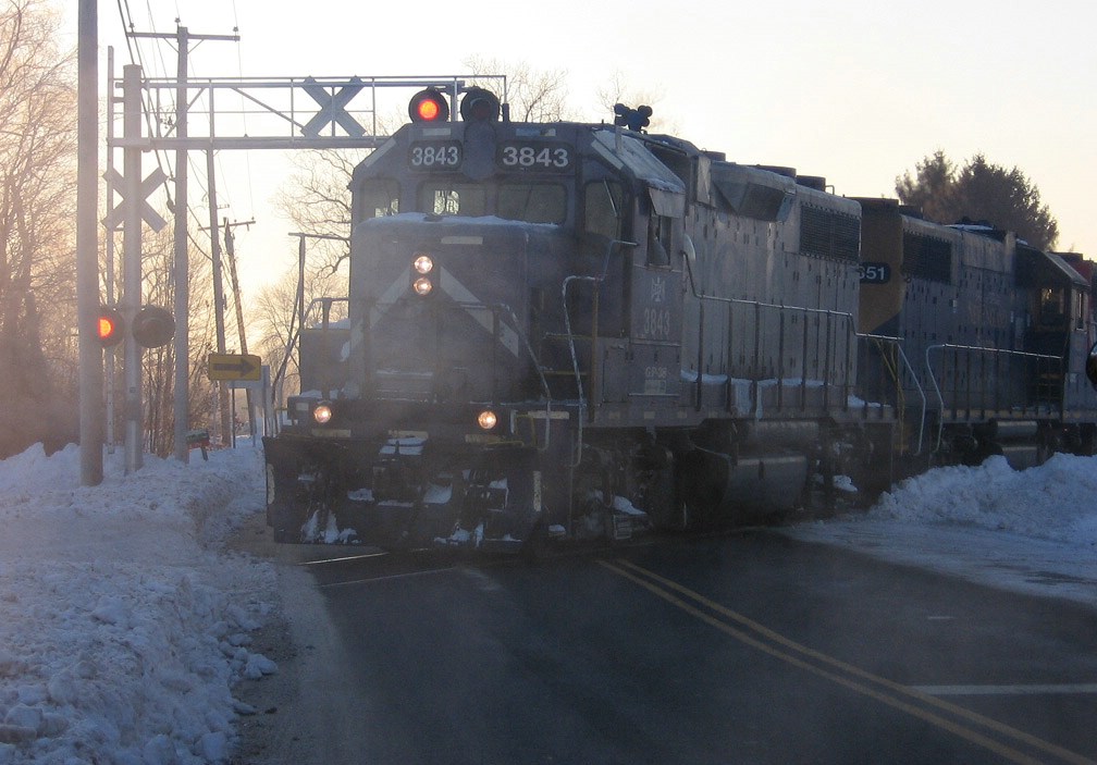 GEXR 3843 in the crossing
